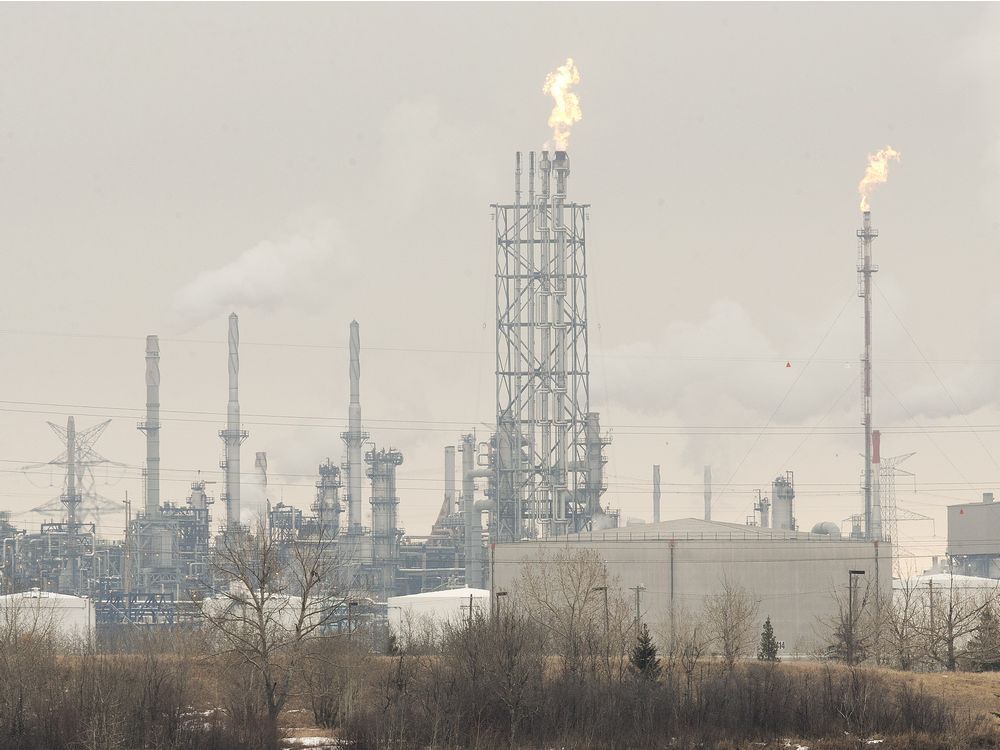 Suncor fined $100K after hydrogen sulphide released at Edmonton Oil ...