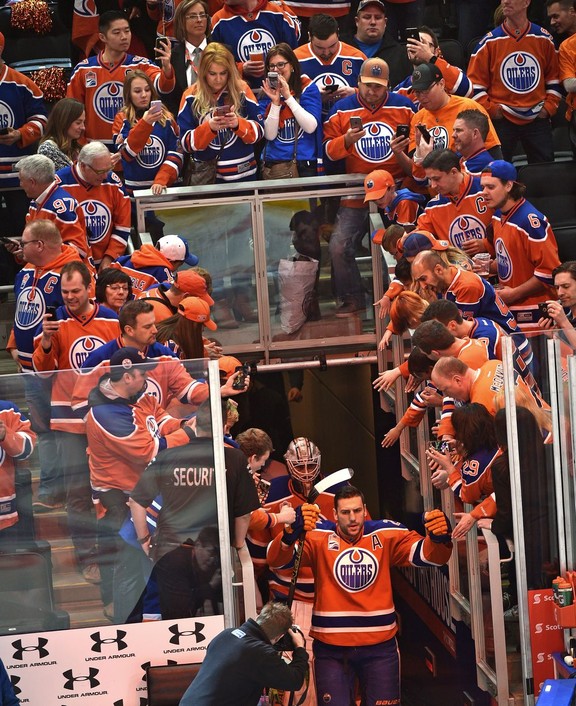 Oilers fans cheer their hearts out in Game 7 versus Anaheim Ducks ...