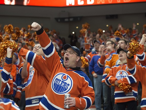 Oilers fans cheer their hearts out in Game 7 versus Anaheim Ducks ...