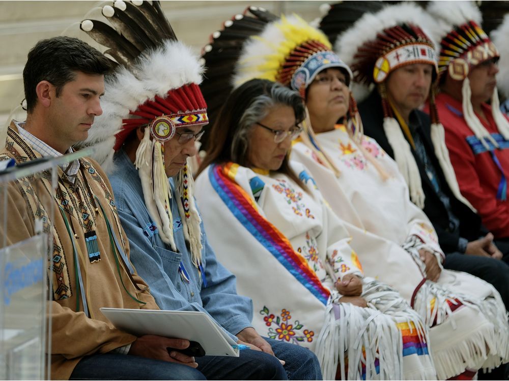 Mayor, Indigenous leaders raise Treaty 6 flag at City Hall | Edmonton ...