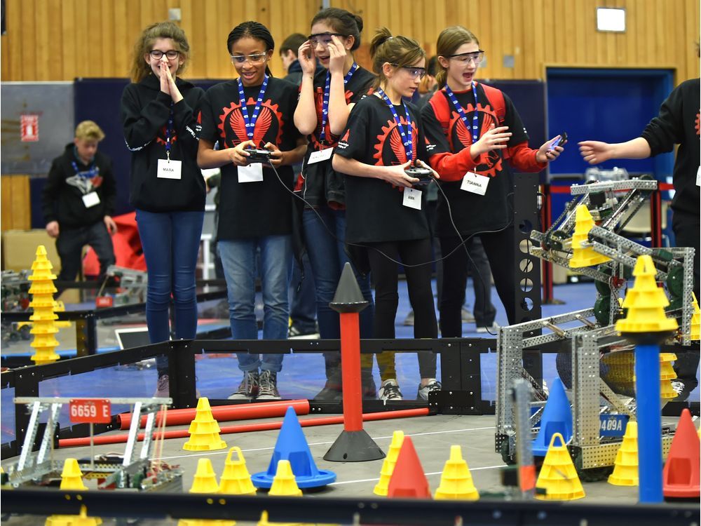 Robot showdown: NAIT hosts provincial competition | Edmonton Journal