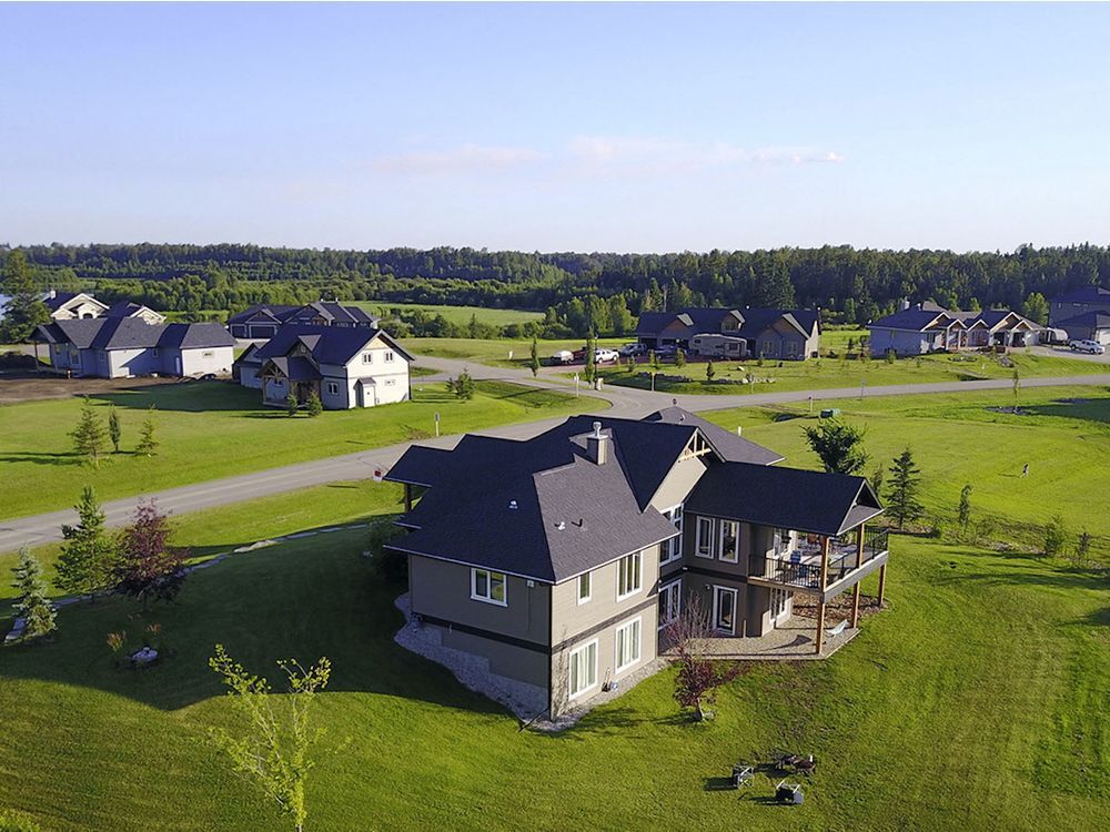 'A hidden gem': Spring Lake Ranch offers room to grow | Edmonton Journal