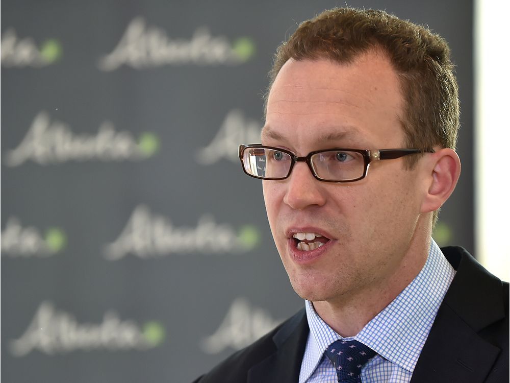 Peter Mackinnon's Instagram, Twitter & Facebook on IDCrawl