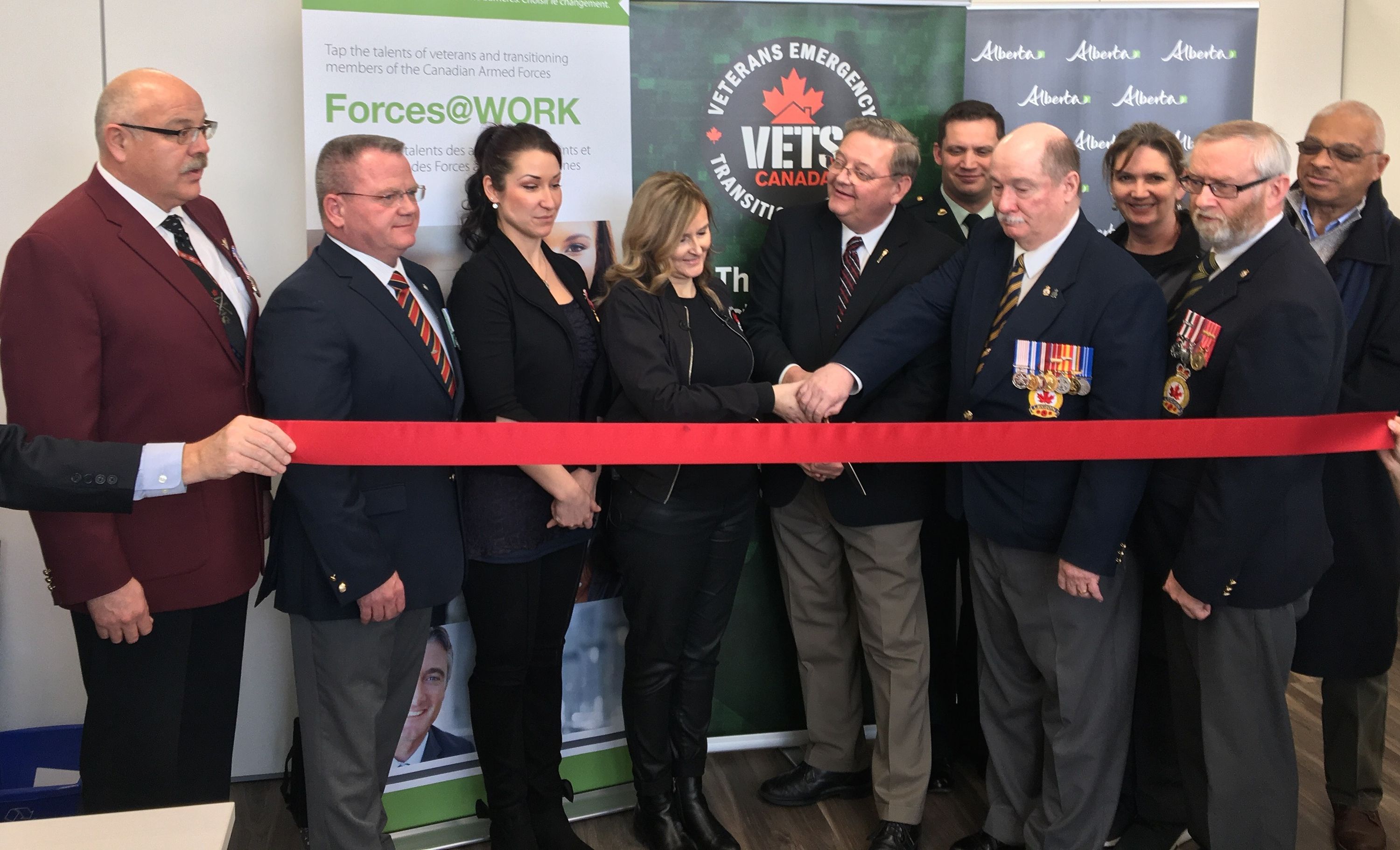 Edmonton vets get one stop service shop | Edmonton Journal