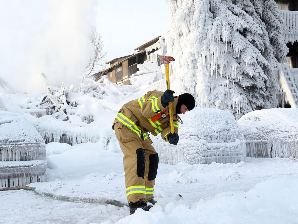 Fire crews adapt to calls during extreme cold | Edmonton Journal