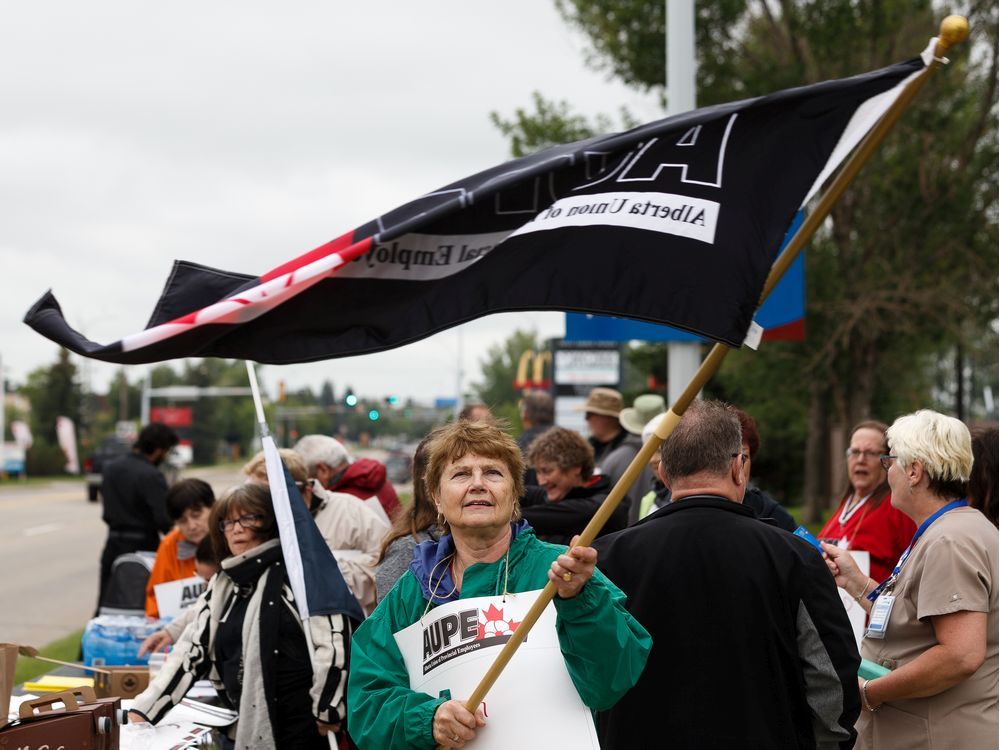 Bill 9 court case in 'holding pattern,' says AUPE lawyer | Edmonton Journal