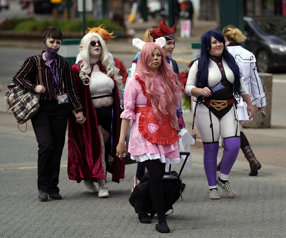 PHOTOS: Ten Thousand Animethon Fans Converge on Edmonton | Edmonton Journal