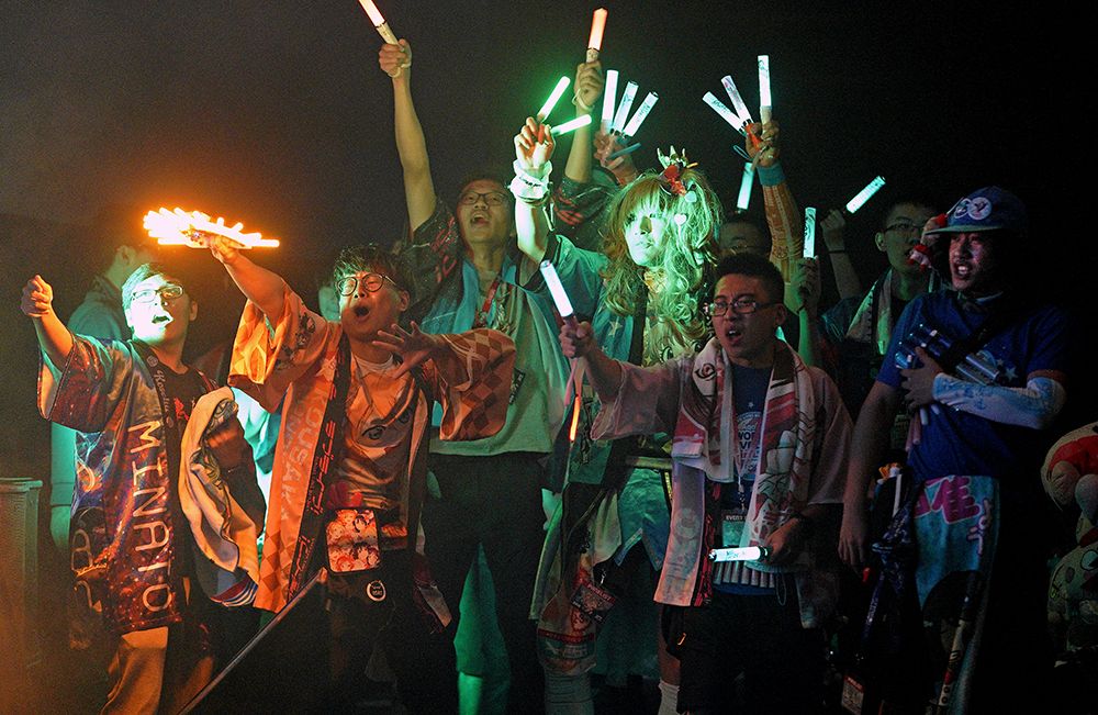 PHOTOS: Ten Thousand Animethon Fans Converge on Edmonton | Edmonton Journal