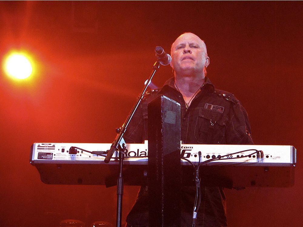 A Flock of Seagulls frontman Mike Score bringing dose of the '80s to ...