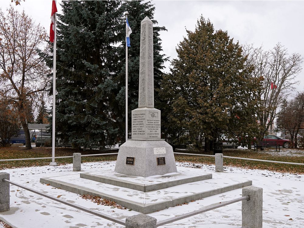 Beverly Memorial Cenotaph Remembrance Day ceremony turns 100 during ...