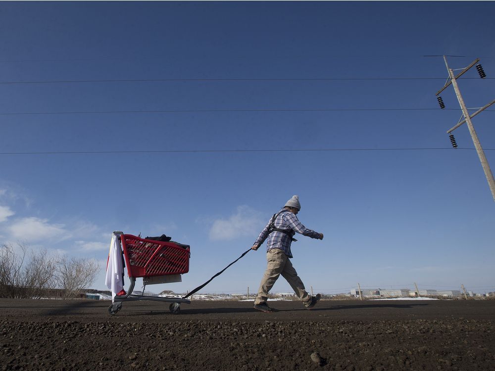 Homeless advocate treks 300 kilometres from Calgary to Edmonton while ...