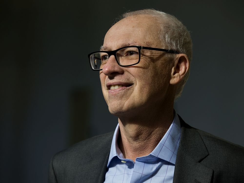 Pfizer executive receives U of A 2021 distinguished alumni award ...