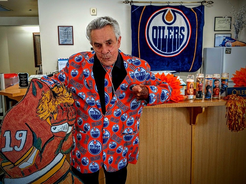 Photos: Discovery Place residents and staff in Devon cheer on the ...