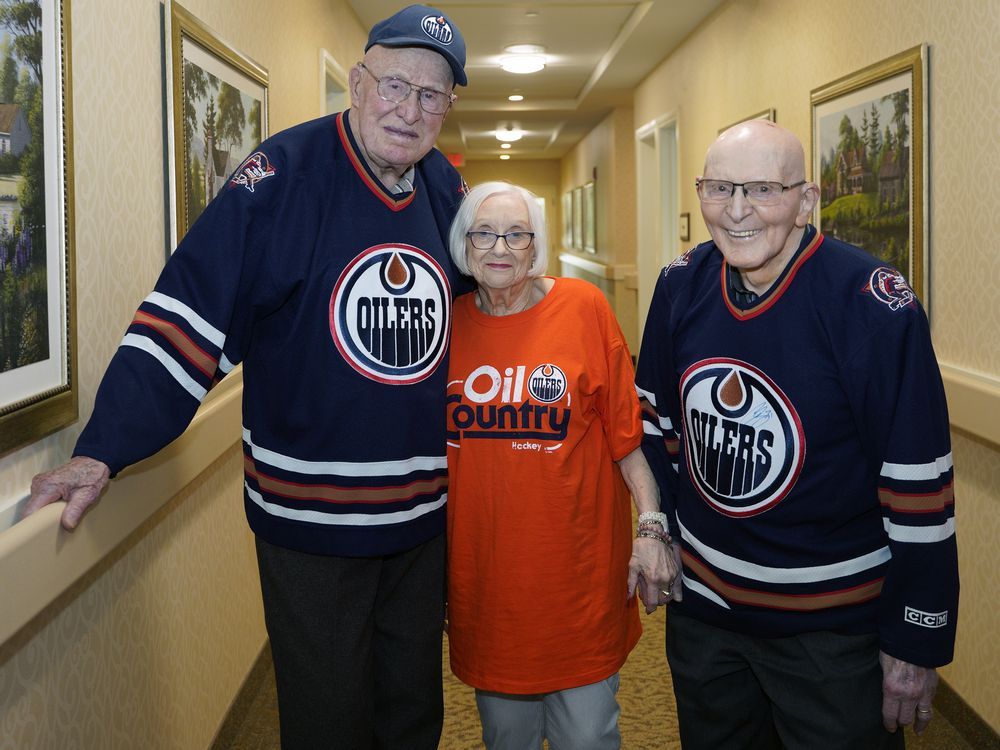 ‘We’ve got the better team’: St. Albert seniors show support for Oilers ...