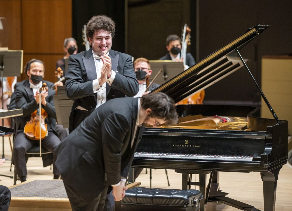 Alexander Prior takes a final bow with the Edmonton Symphony Orchestra ...