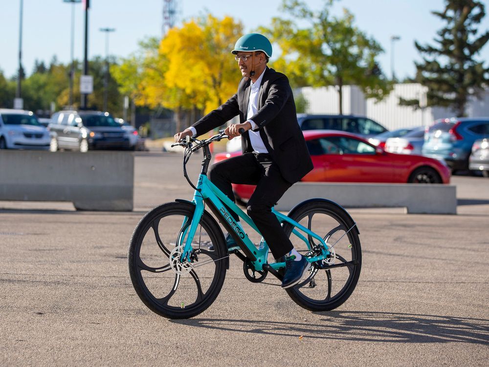 Edmonton weather: Picturesque autumn colours and warm temperatures ...