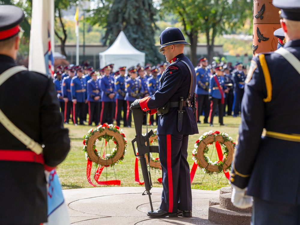 Edmonton weather: Picturesque autumn colours and warm temperatures ...