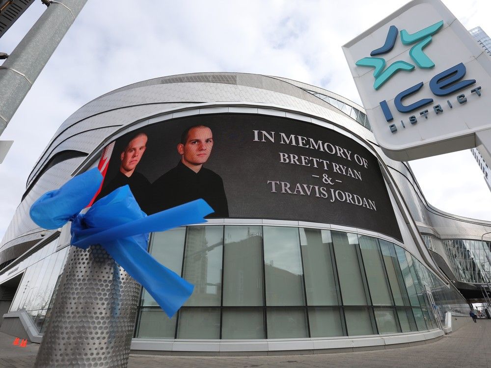 City of Edmonton removing tribute, memorial signs after police funeral ...