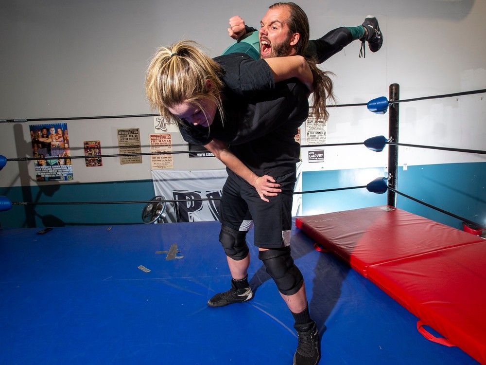 Edmonton pro wrestler prepares for eight-hour 'Infinity Gauntlet' match ...