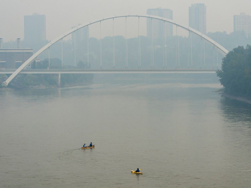Blanket of wildfire smoke from northern Alberta fires won't budge ...