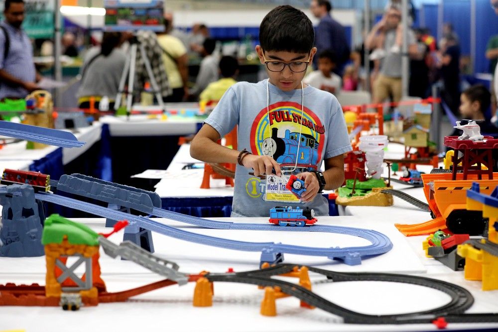 Photos: Greater Edmonton Model Train Show, 11th annual Strathearn Art ...