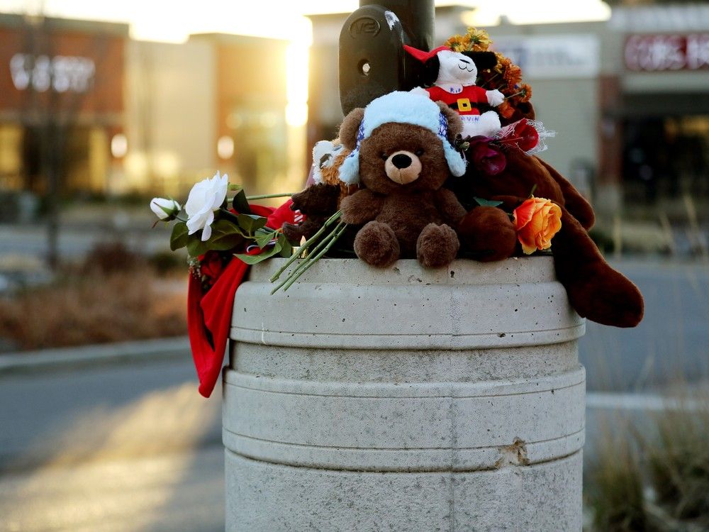 Memorial grows for 11-year-old killed with dad, targeted in gang hit ...