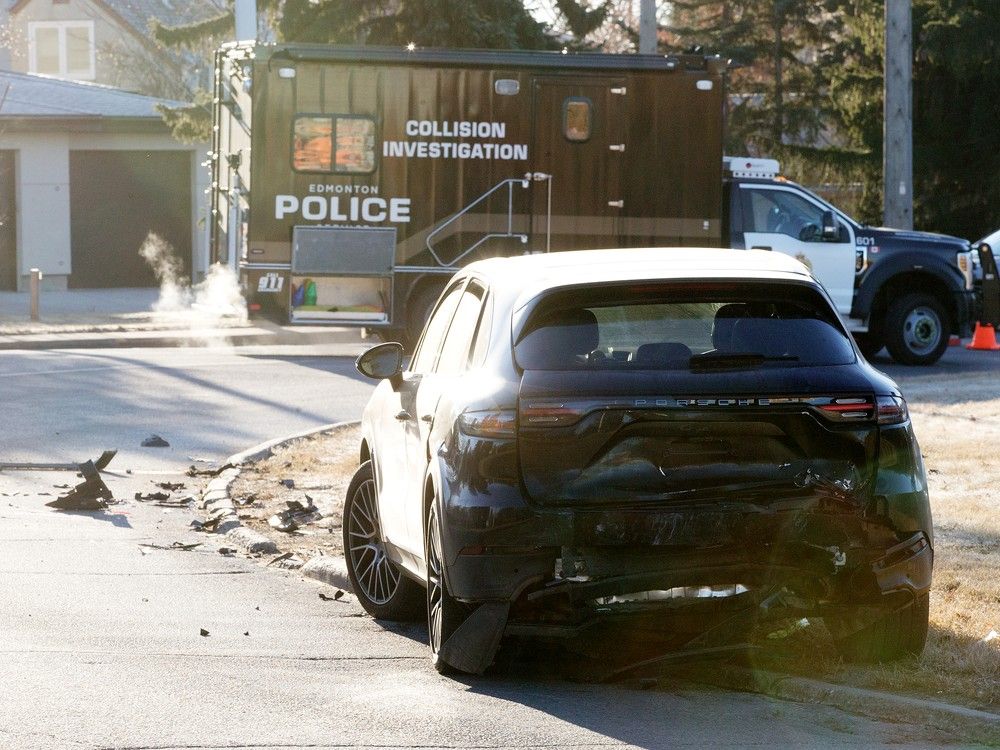Two injured in multi-vehicle crash at west Edmonton traffic circle ...