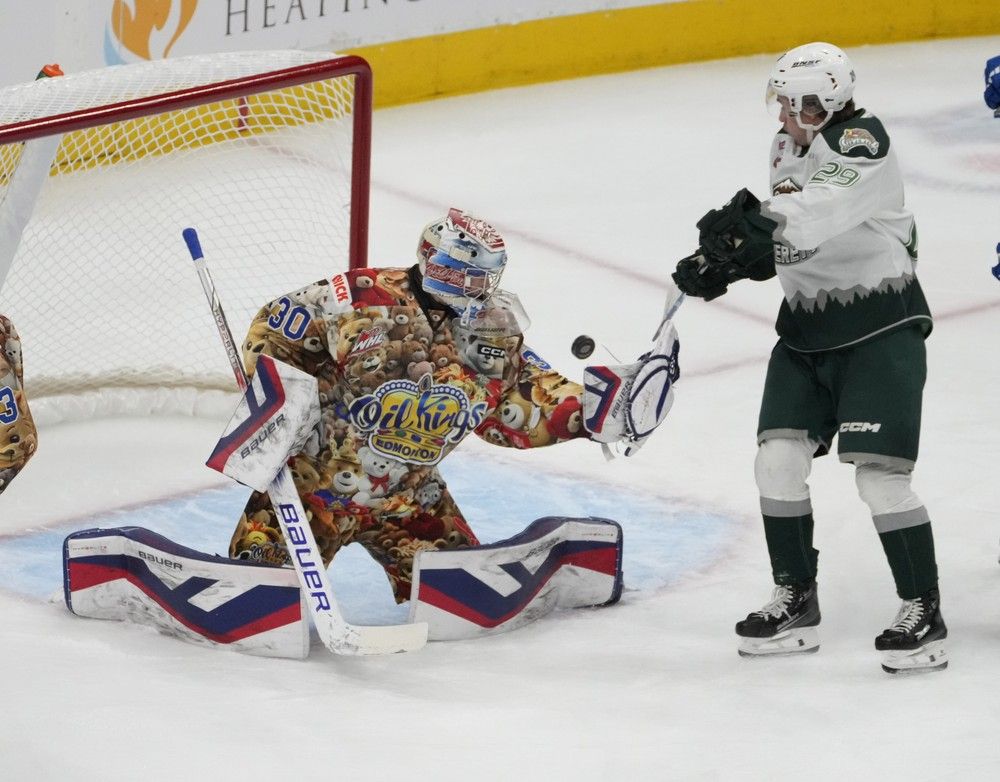 Photos: Edmonton Oil Kings Teddy Bear Toss game at Rogers Place ...