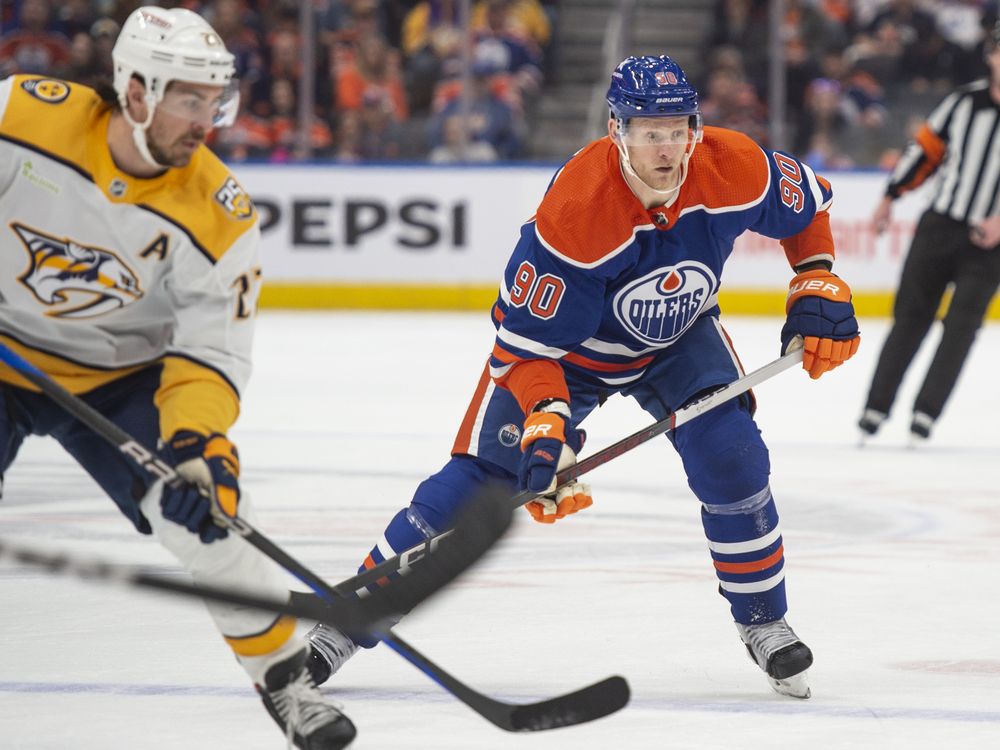 Edmonton Oilers play in front of home crowd for first time in 17 days ...