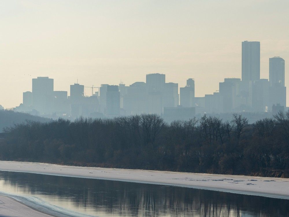 Edmonton Weather: Three days of snow and sub-zero temperatures ...