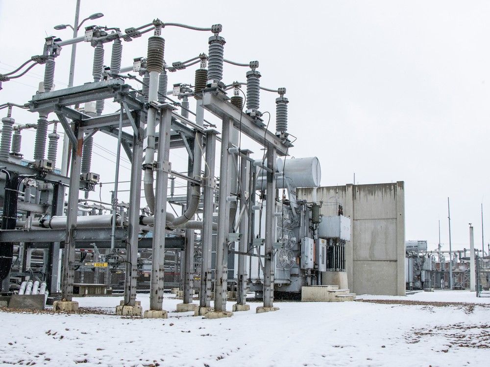 'Tight supply': Edmonton deals with rolling blackouts after grid alert ...