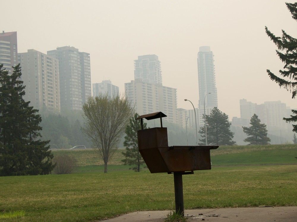 Edmonton weather: Widespread wildfire smoke prompts air quality ...