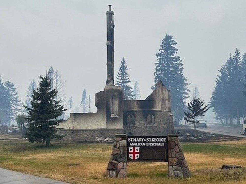 Jasper wildfire live updates: Alberta Premier Danielle Smith cries ...