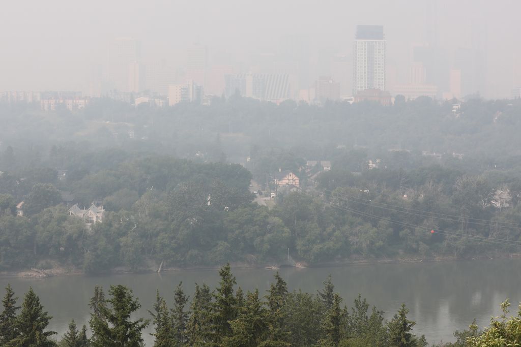 Edmonton prepares for wave of wildfire smoke | Edmonton Journal