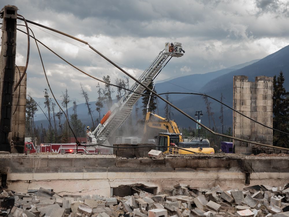 Alberta’s Smith pushing to fast-track permits for Jasper rebuild ...