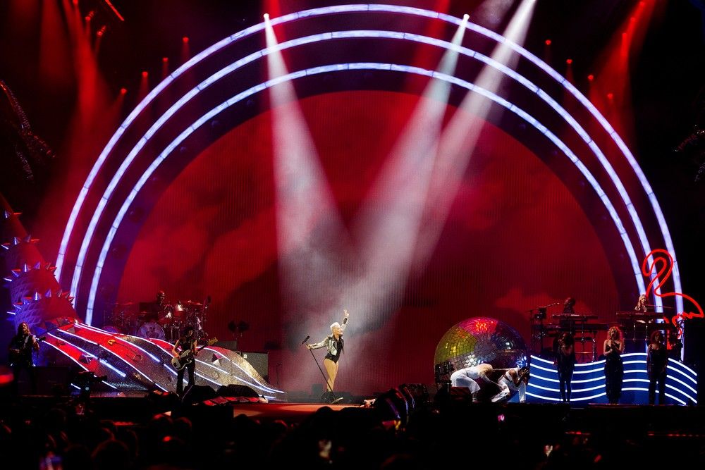 REVIEW: P!nk vocally, literally soars over Commonwealth Stadium ...