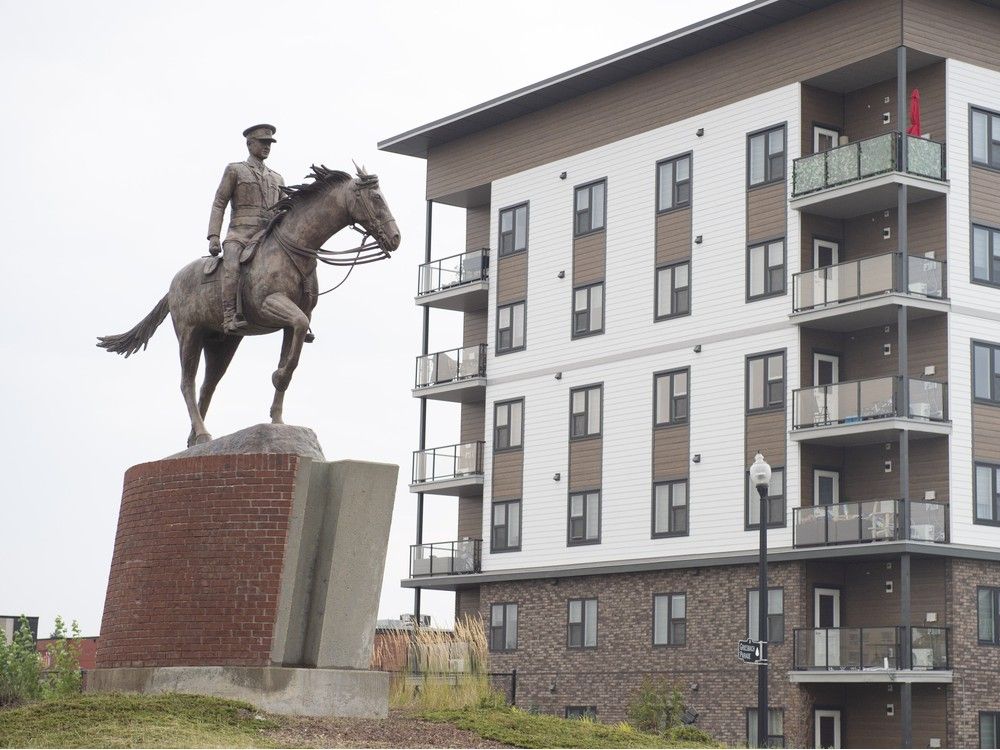 'Uprooting a family': Feds oust 170 Edmonton families from Griesbach ...