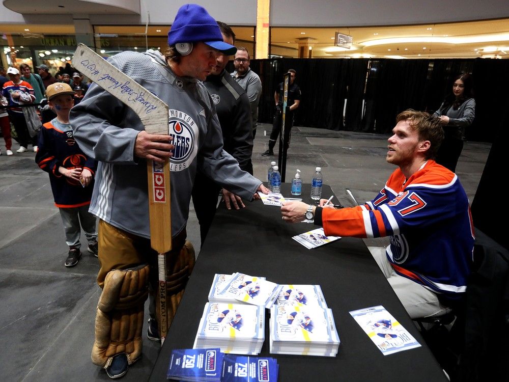 Photos: Oilers fans pack West Edmonton Mall for autograph session ...