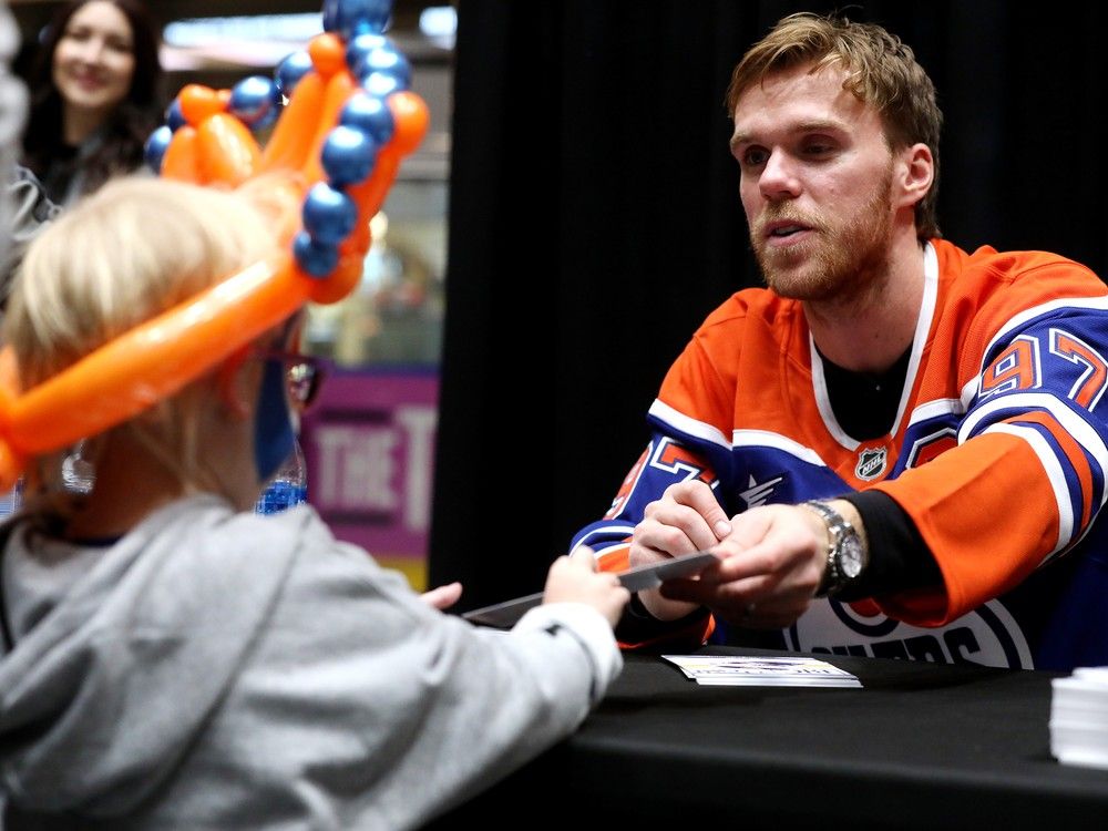 Photos: Oilers fans pack West Edmonton Mall for autograph session | The ...
