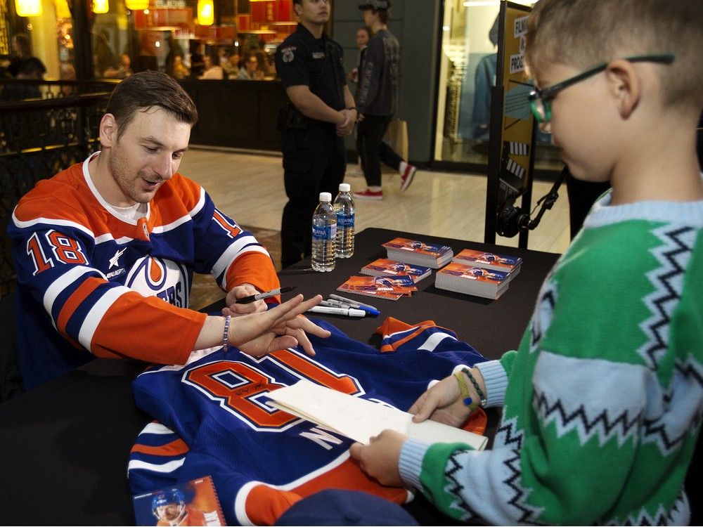 Photos: Oilers fans pack West Edmonton Mall for autograph session ...