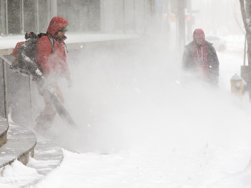 Edmonton weather: Snowfall warning ends, flurries, biting winds ...