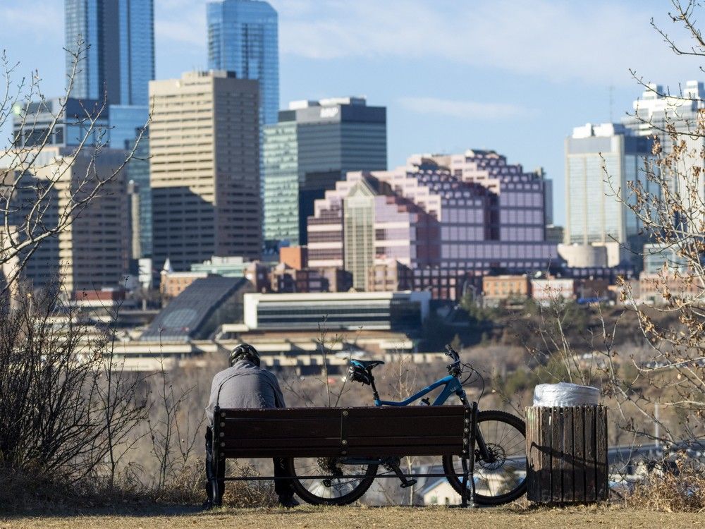 Edmonton weather: Pleasant autumn weather brings clear skies and a 13 C ...