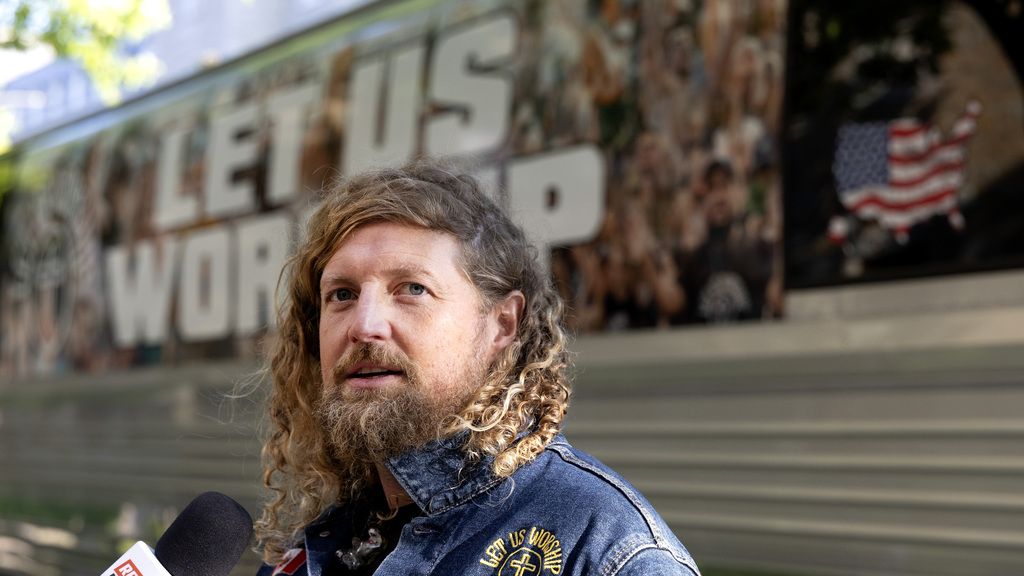 Permit approved for pro-Trump Christian singer's Edmonton show ...