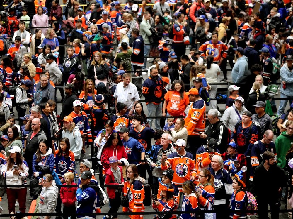 Edmonton Oilers return to WEM for autograph signing Nov. 27 | Edmonton ...