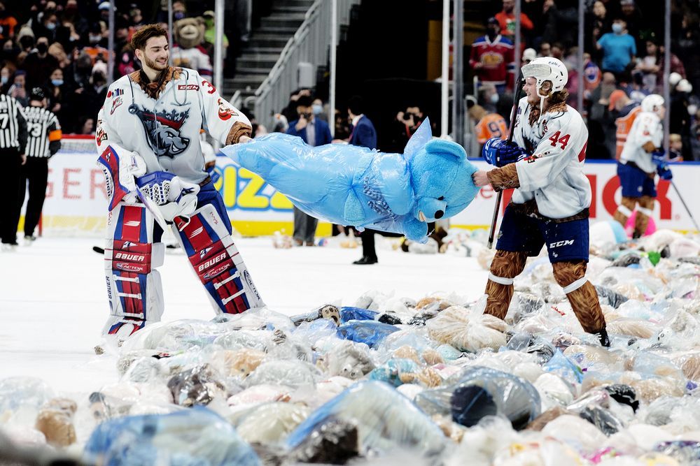 Photos: Edmonton Oil Kings topple Moose Jaw Warriors in Teddy Bear Toss ...