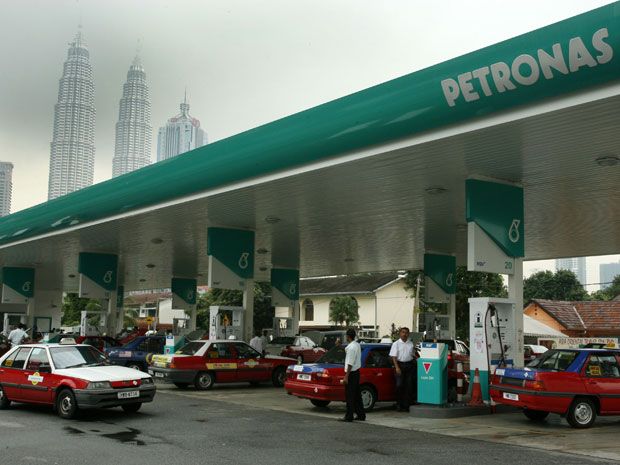 Petronas-Progress LNG export project moves ahead | Financial Post