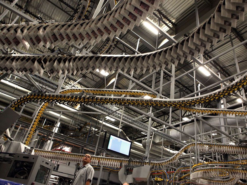 Transcontinental Inc revenue hit by loss of Zellers flyer | Financial Post