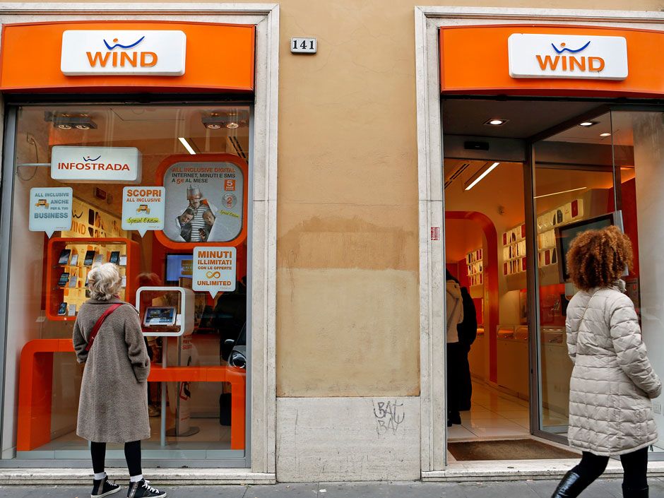 Verizon Communications bids for Wind, in talks with Mobilicity: sources ...