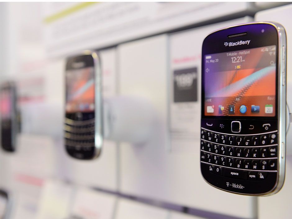 BlackBerry Ltd poised for writedown as inventory of unsold smartphones ...