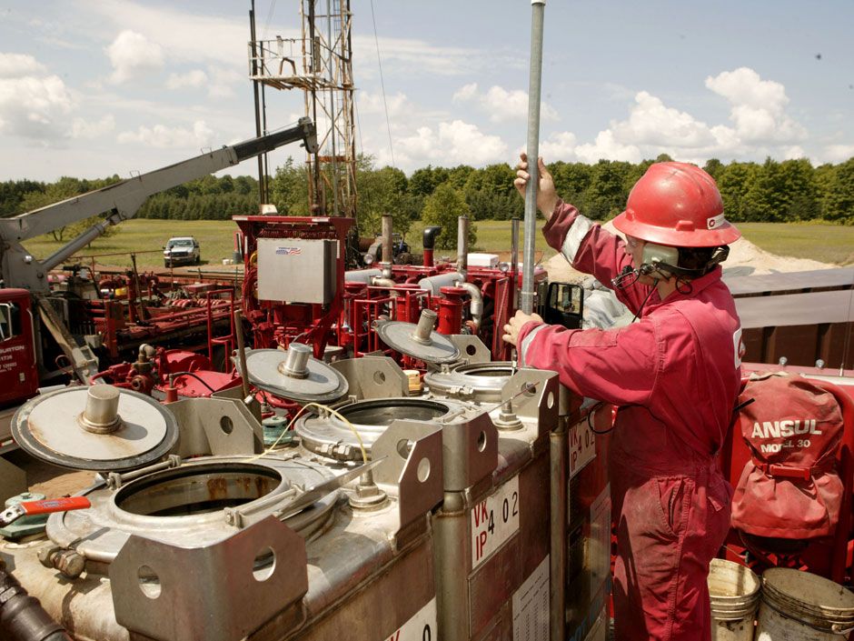 How a Halliburton-Baker Hughes deal would shake up the Canadian oil ...